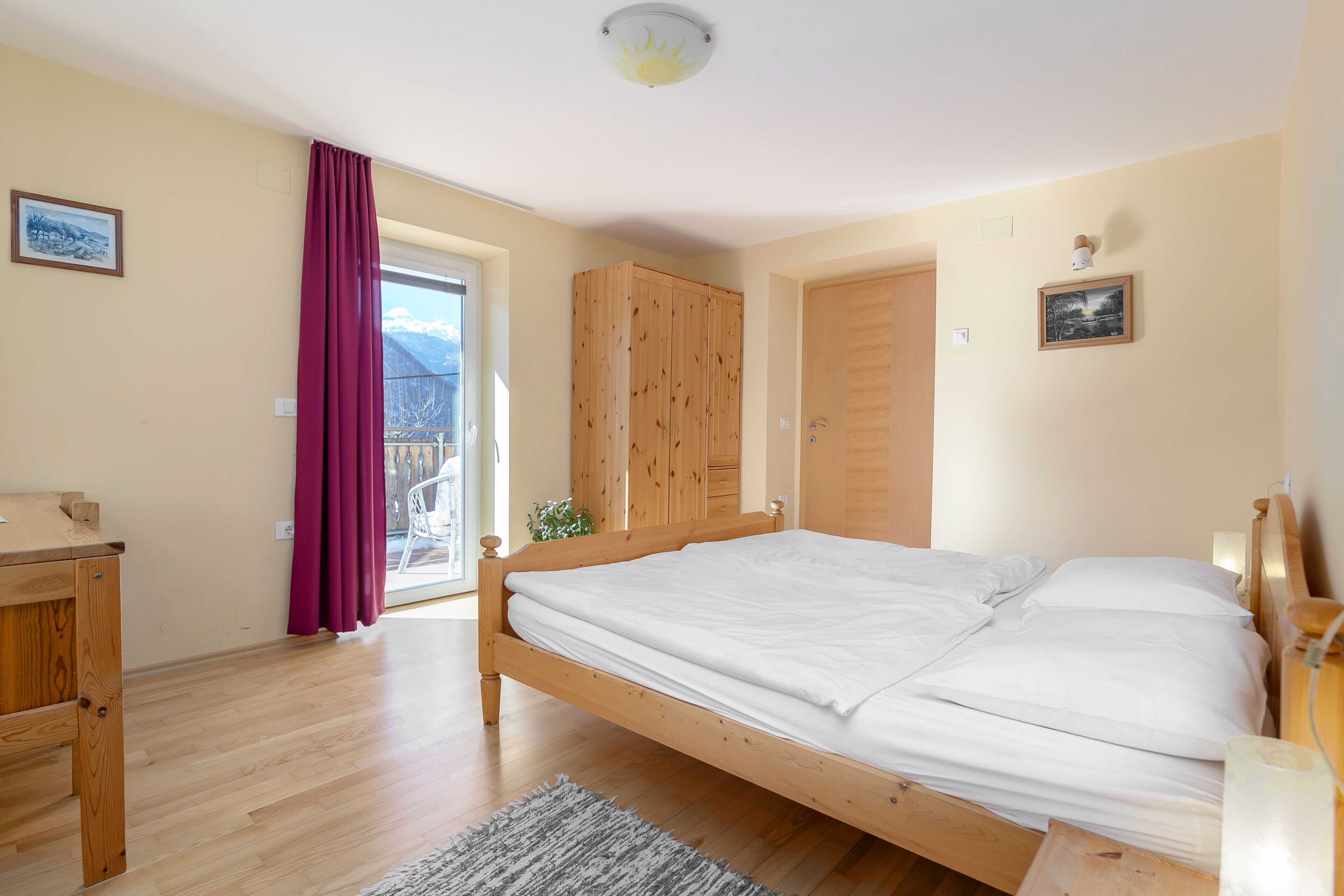 Apartamento de Luxo, 2 quartos, cozinha | Roupa hipoalergénica, cortinas/cortinados opacos 