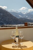 Apartamento família, 2 quartos, cozinha | Sacada