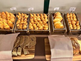Café da manhã com buffet todos os dias mediante uma taxa