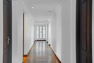 TV LCD 32 polegadas com canais de TV premium, TV, livros