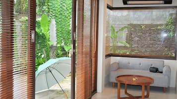 Quarto | Frigobar (abastecido com alguns itens grátis), cofres nos quartos