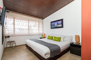 Quarto casal standard | 1 quarto, edredons de pluma, camas com colchões pillow-top