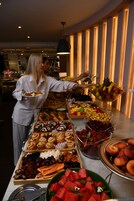 Pequeno-almoço tipo buffet diário incluído