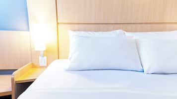 Quarto Standard, 1 cama de casal | Minibar, secretária, quartos insonorizados
