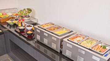 Pequeno-almoço tipo buffet diário mediante uma taxa
