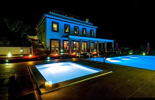 2 piscinas exteriores, espreguiçadeiras 