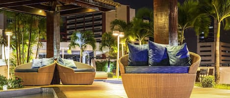 Piscina interior, piscina exterior