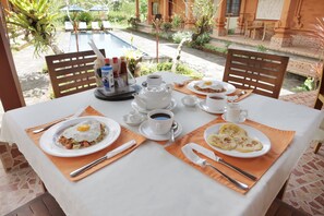 Pequenos-almoços, almoços e jantares servidos 