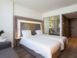 Quarto Superior, 2 camas individuais | Roupa hipoalergénica, camas de colchão viscoelástico 