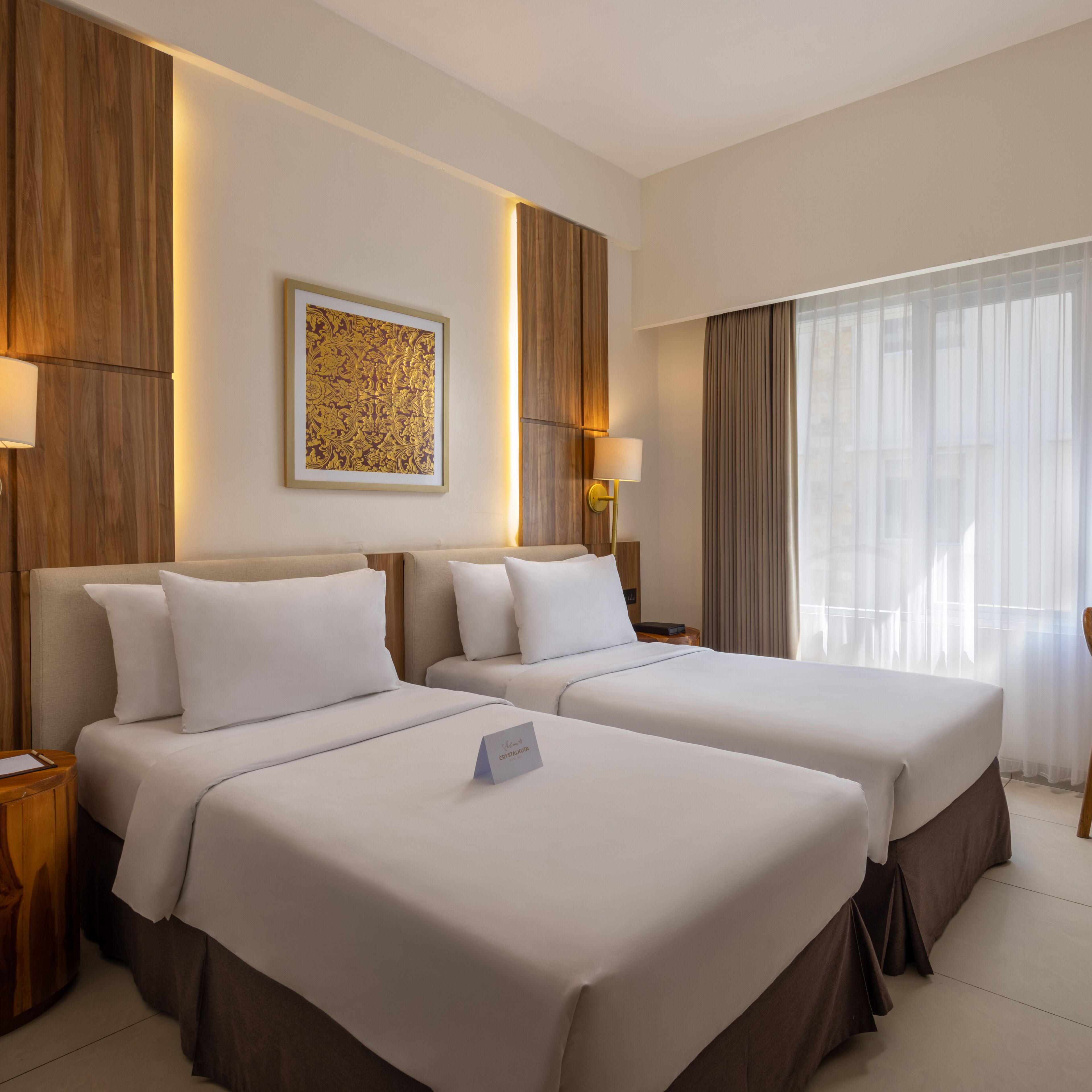 Quarto luxo | Frigobar (abastecido com alguns itens grátis), cofres nos quartos