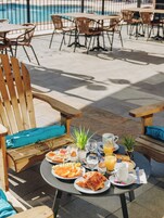 Fachada do alojamento (tarde/noite)