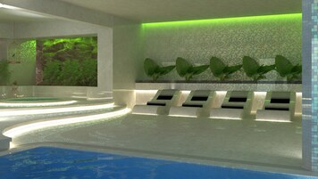 Piscina interior, espreguiçadeiras