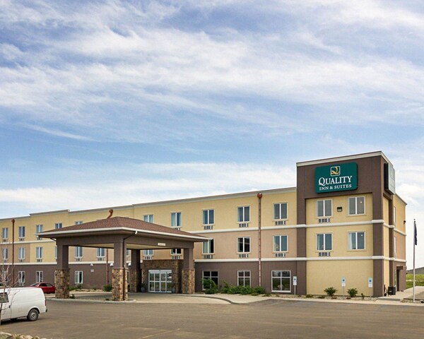 Quality Inn & Suites Minot North - Minot, ND