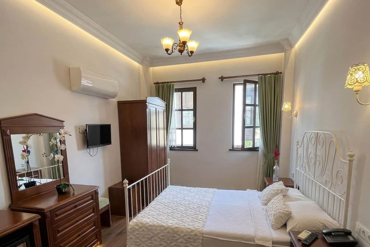 Quarto Duplo Superior | Roupa de alta qualidade, minibar, cofre no quarto