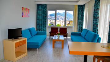 Apartamento, 2 quartos (for 6 People) | Minibar, Wi-fi grátis, roupa de cama fornecida