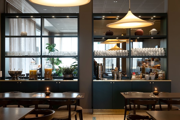 Pequeno-almoço tipo buffet diário incluído