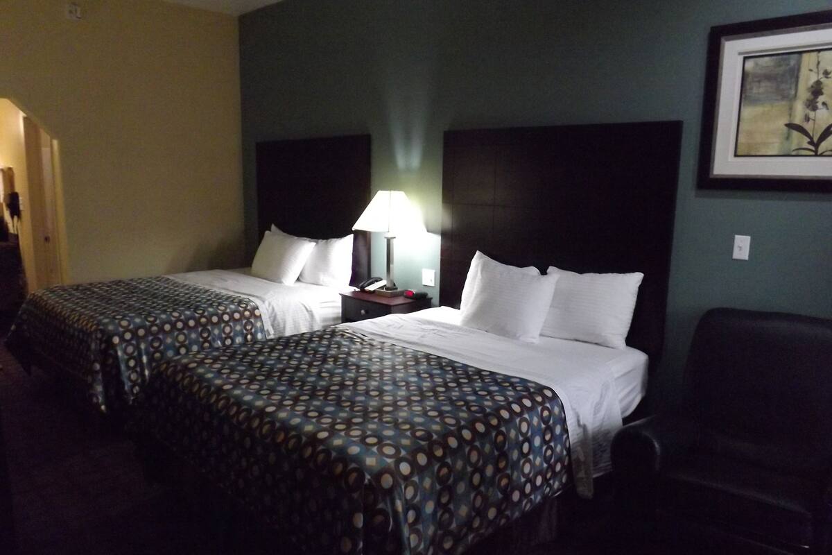Secretária, Wi-fi grátis, roupa de cama fornecida 