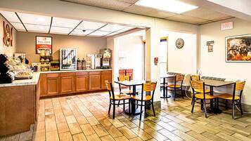 Pequeno-almoço tipo buffet diário incluído