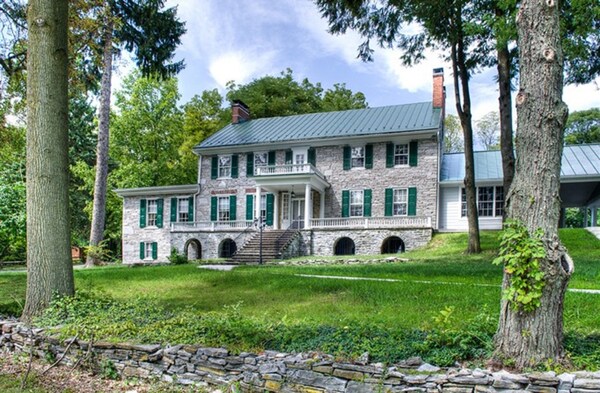 Stocks Manor Bed And Breakfast - Pennsylvania