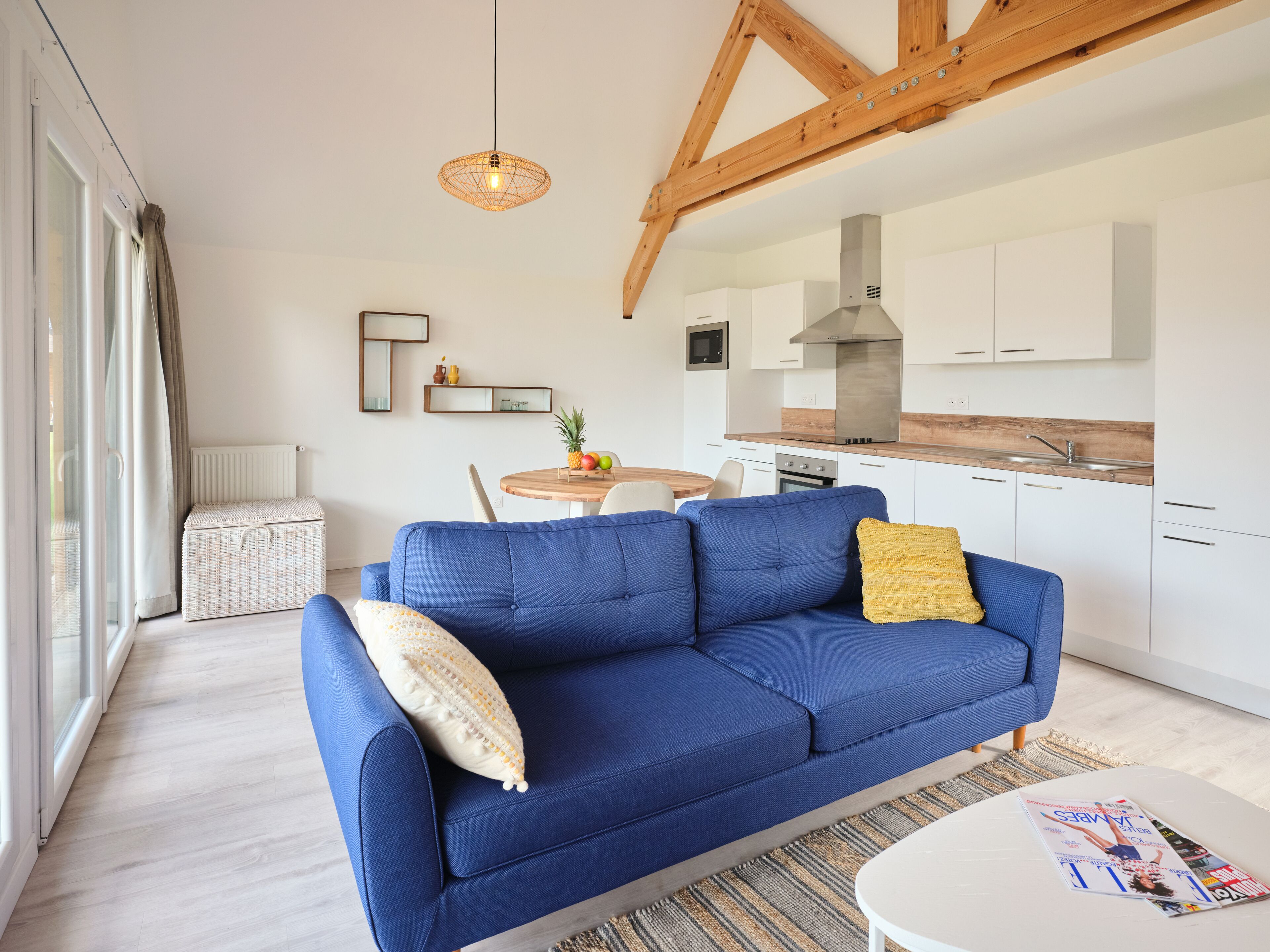 3 quartos, roupa de alta qualidade, secretária 