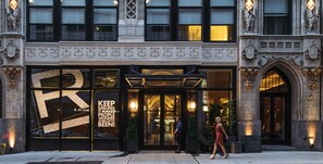 Refinery Hotel, New York: Hotel Reviews, Rooms & Prices | Hotels.com