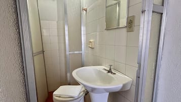 Quarto Triplo - Sem Televisão | Casa de banho