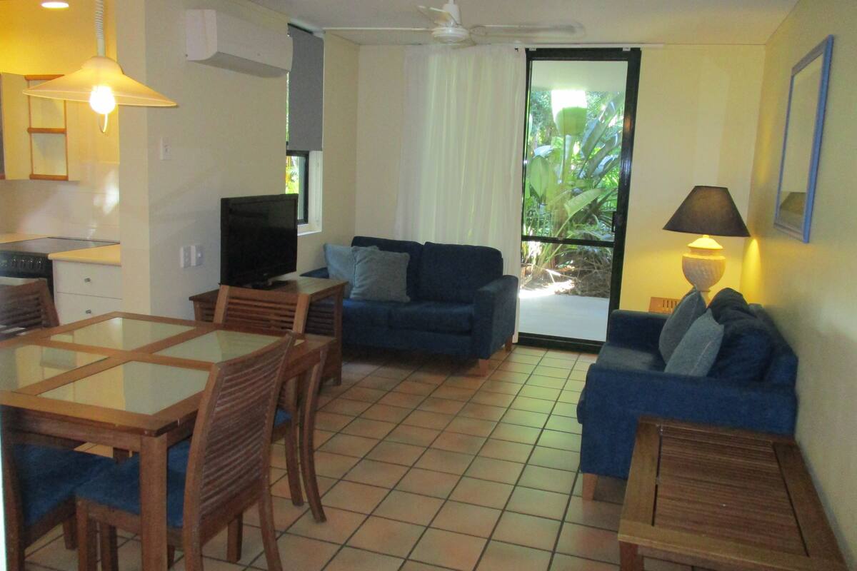 Apartamento, 1 quarto (air-conditioning) | Sala de estar | Televisor, leitor de DVD
