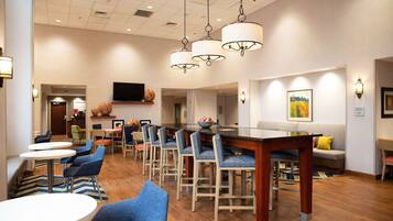 Pequeno-almoço tipo buffet diário incluído