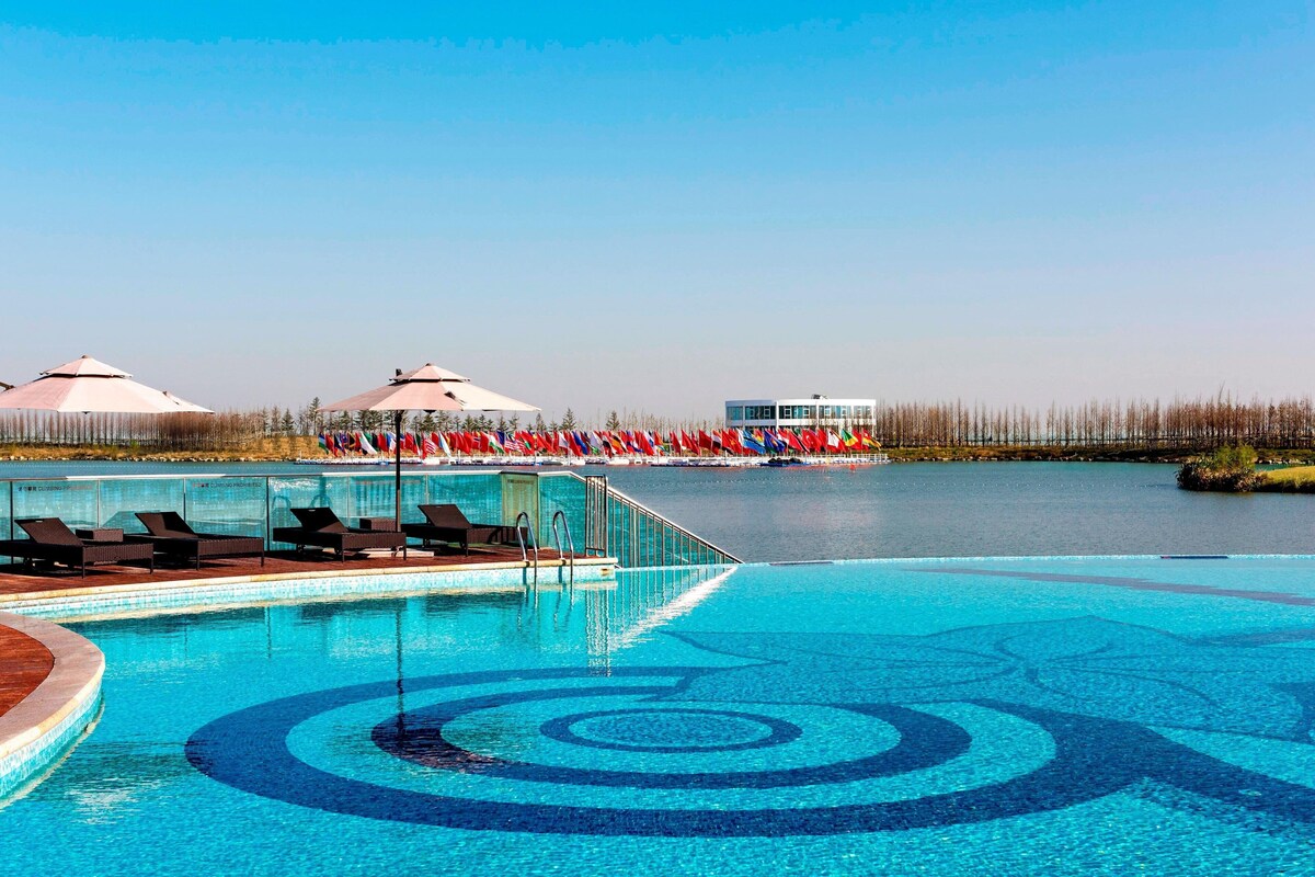 Sheraton Huzhou Taihu Lake Hot Spring Resort & Spa Reviews, Deals ...