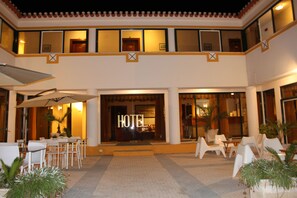 Fachada da propriedade