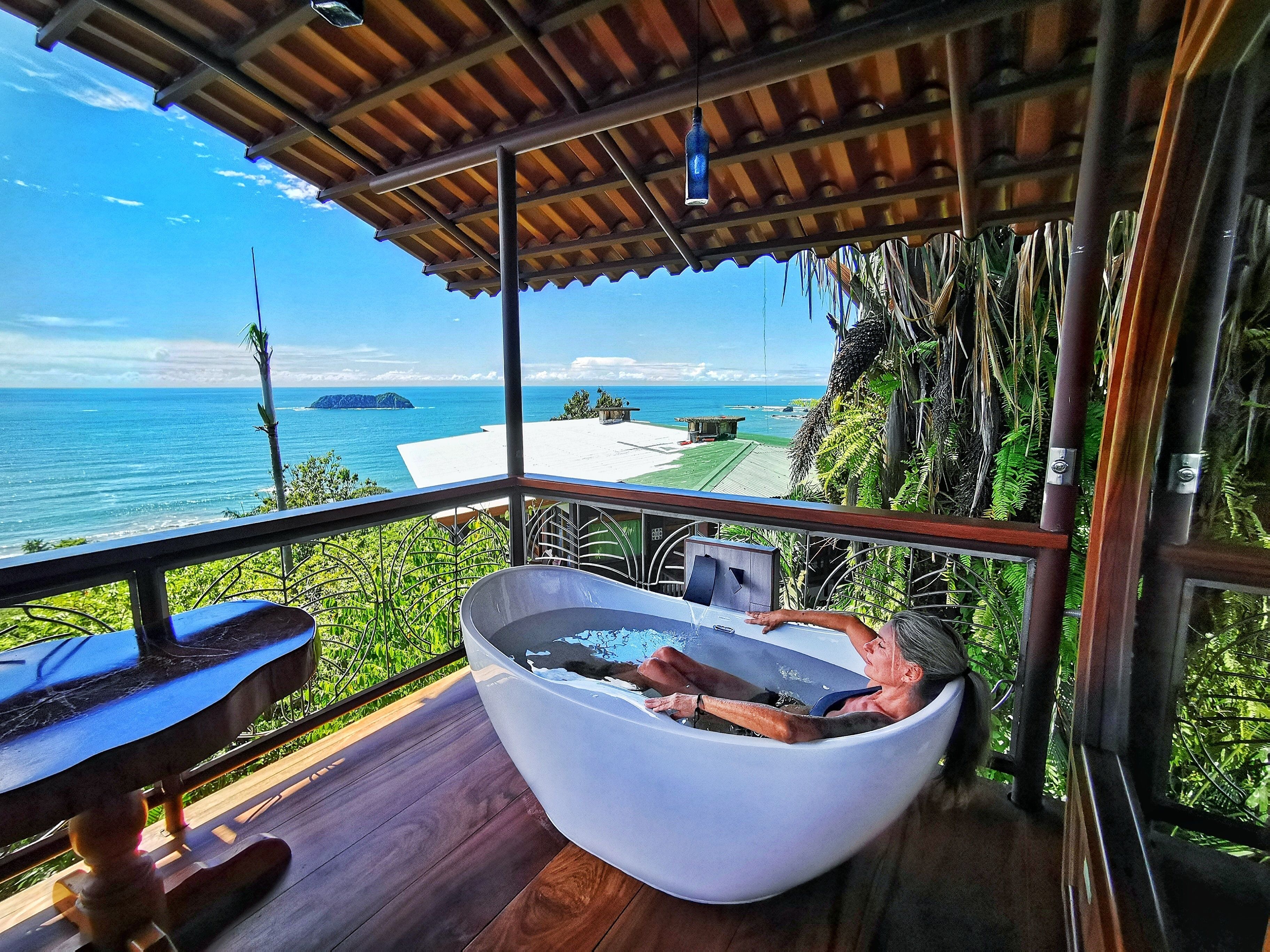 Loft exclusivo, 2 quartos, vista para o oceano (Sky Loft) | Cofres nos quartos, individualmente decorados, cortinas blackout