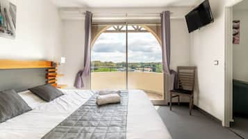 Quarto Duplo Deluxe | Secretária, quartos insonorizados, ferro/tábua de engomar, Wi-fi grátis
