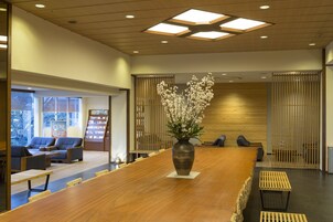 Área de estar no saguão