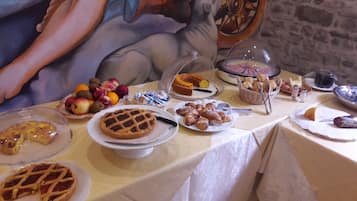 Pequeno-almoço tipo buffet diário incluído