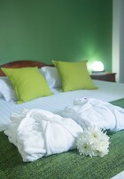 1 quarto, cofre no quarto, secretária, cortinas/cortinados opacos 