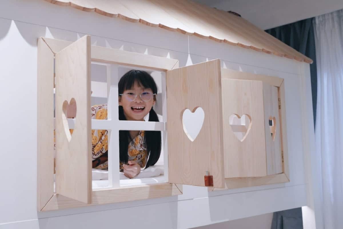 Family Room | Cofres nos quartos, escrivaninha, quartos à prova de som