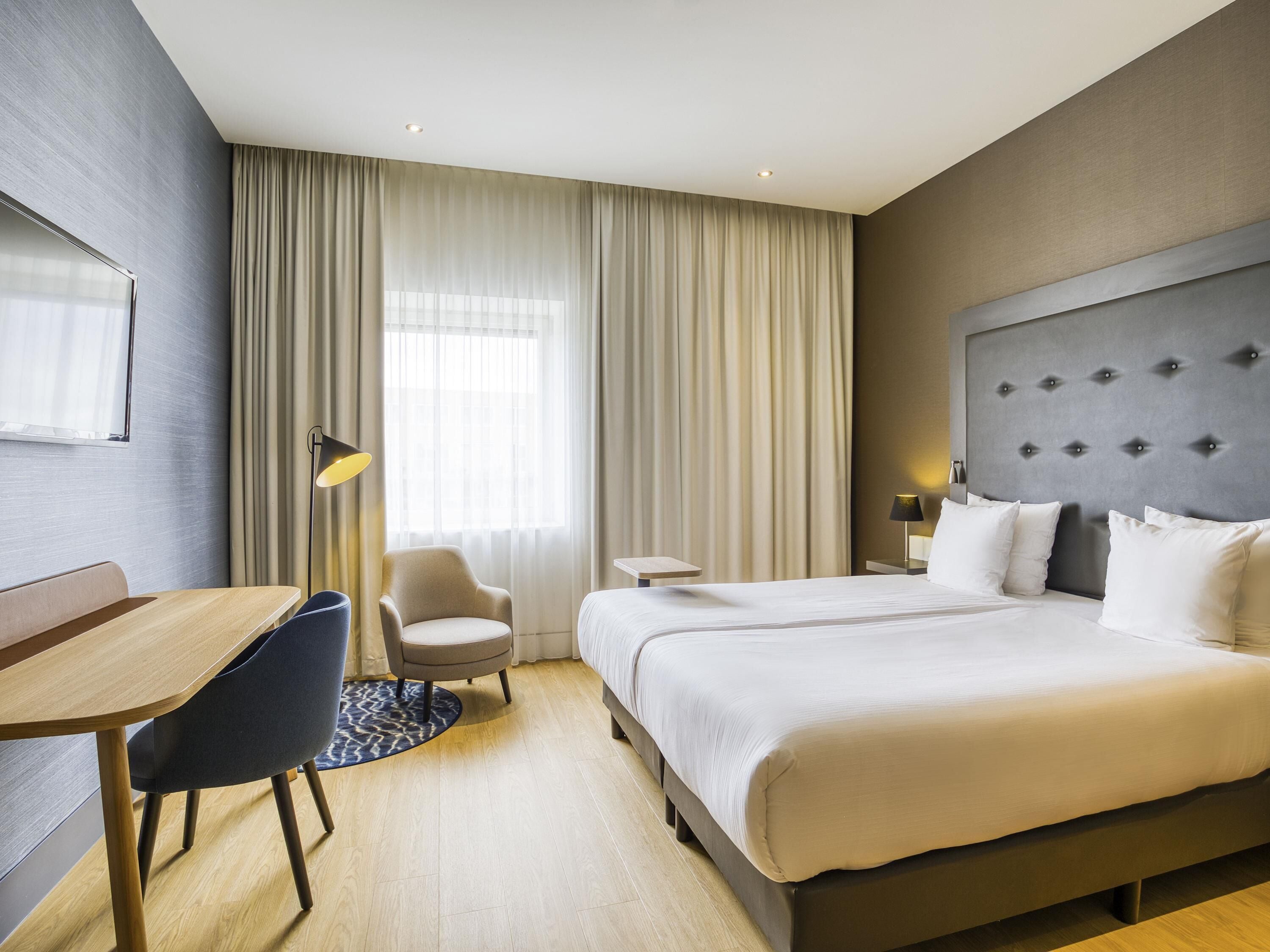 1 quarto, roupas de cama antialérgicas, frigobar, cofres nos quartos
