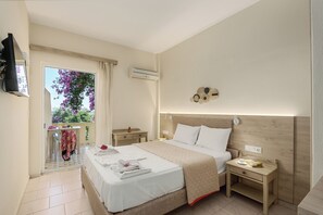 Cofres nos quartos, cortinas blackout, quartos à prova de som