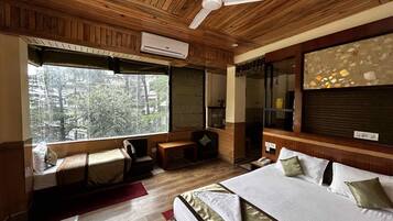 Suíte superluxo, vista para o vale (AC & Non AC) | Camas com colchões de espuma com sistema de memória, frigobar