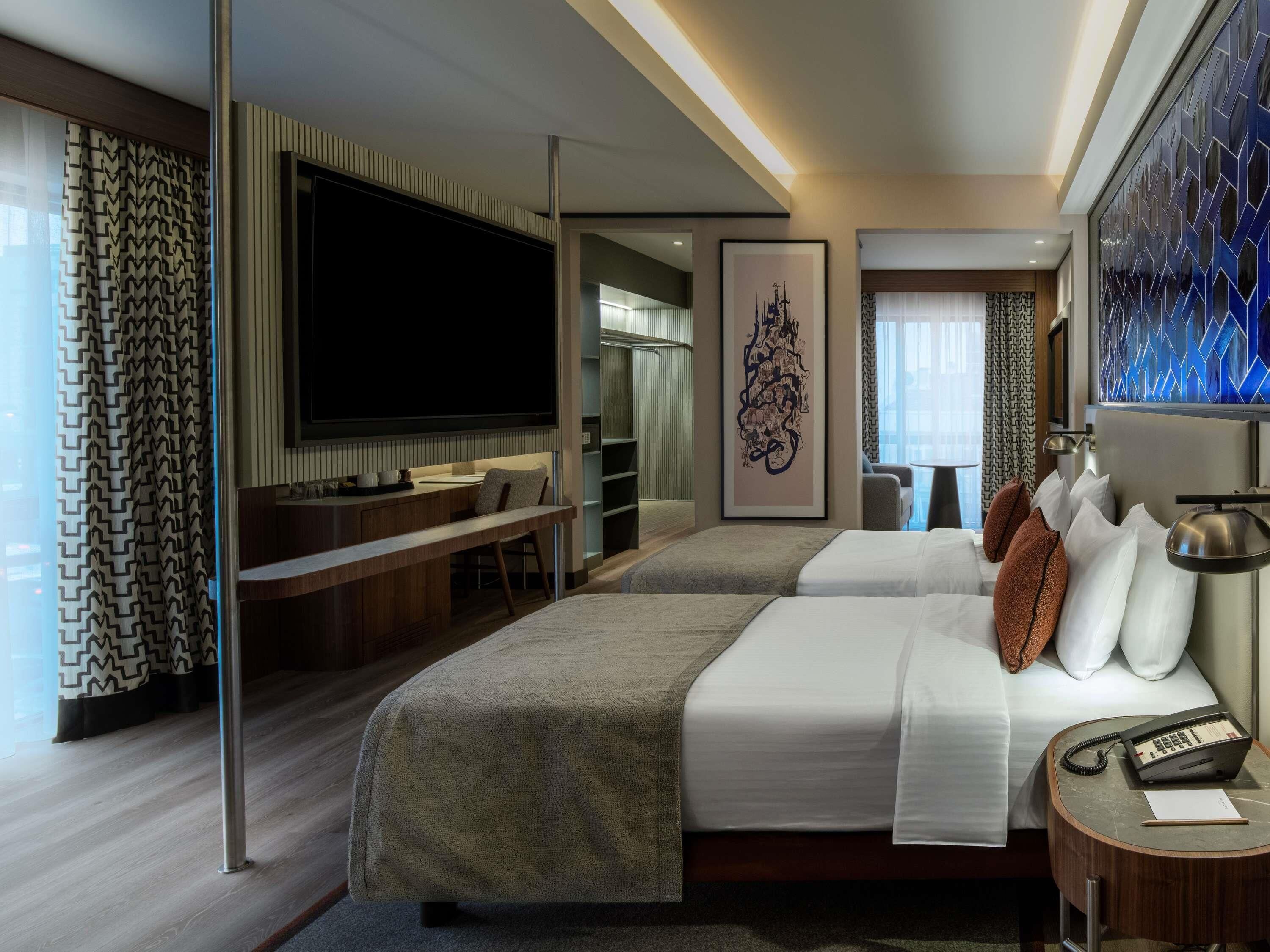 Quarto superior, 2 camas de solteiro | Edredons de pluma, frigobar, cofres nos quartos, escrivaninha