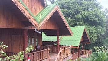 Superior Pool View Bungalow | Vista do quarto