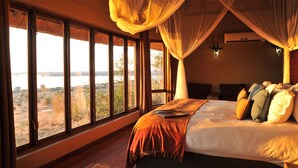 Single Suite Room | Opções para refeição no quarto