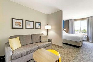 Roupa de alta qualidade, camas de colchão pillowtop, cofre no quarto 