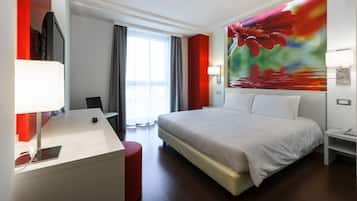 Cofre no quarto, secretária