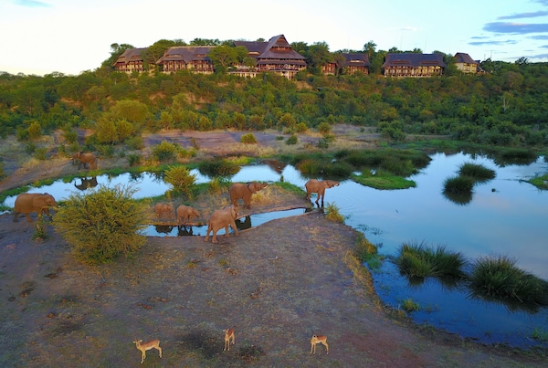 Victoria Falls Safari Lodge - Victoria Falls
