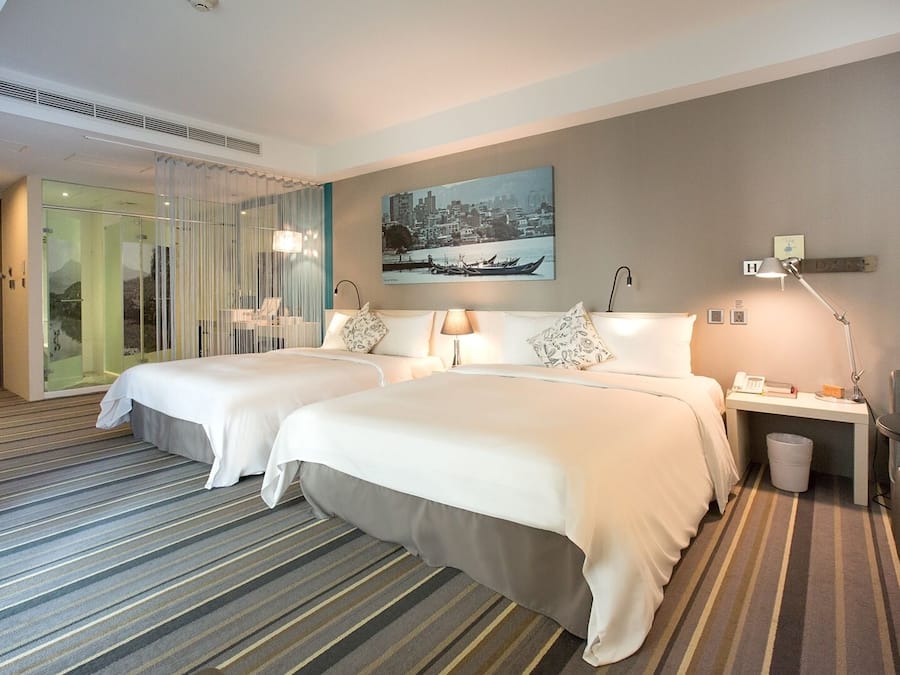 Com decoração personalizada, com mobília individualizada