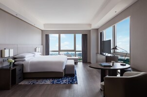 Apartamento, 1 quarto | 1 quarto, edredons de pluma, frigobar, cofres nos quartos