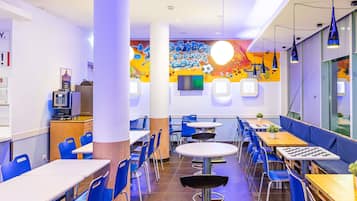 Pequeno-almoço tipo buffet diário (7.50 EUR por pessoa)