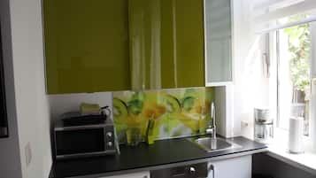 Estúdio | Cozinha americana privada | Geladeira, micro-ondas, cooktop, cafeteira/chaleira
