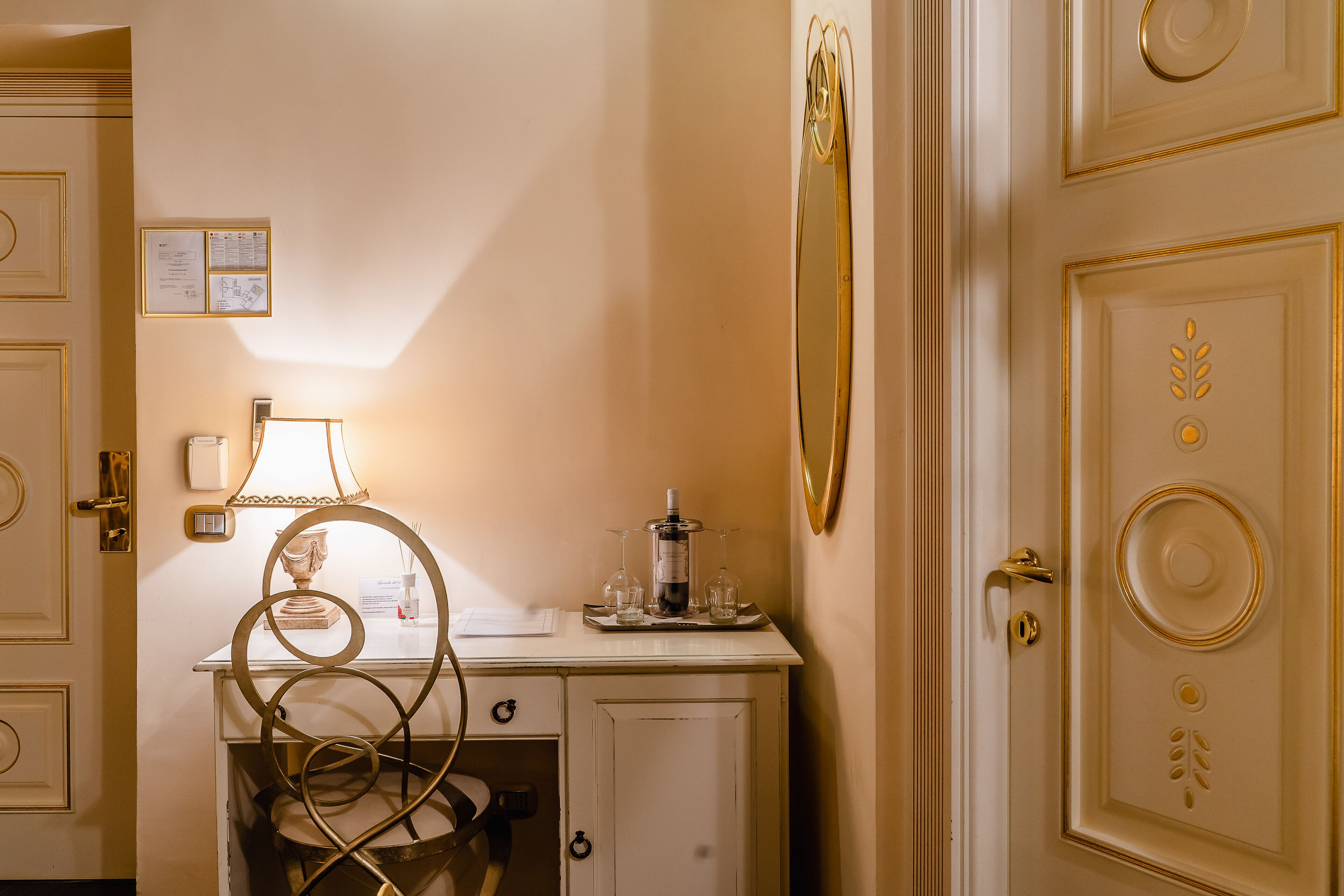 Quarto casal standard | Frigobar, cofres nos quartos, escrivaninha, cortinas blackout